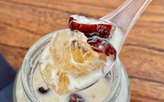 桃胶红枣枸杞牛奶怎么做_桃胶红枣枸杞牛奶的功效与禁忌