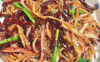 辣炒鱿鱼丝怎么炒_辣炒鱿鱼丝用焯水吗