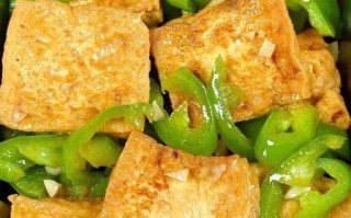 青椒豆腐怎么炒好吃_青椒豆腐的家常做法