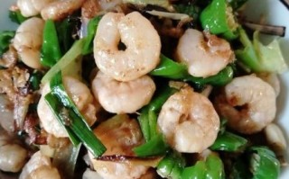 虾仁炒青椒怎么做_虾仁炒青椒需要焯水吗