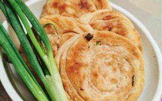 葱油饼怎么做才酥脆_家常做法详细步骤