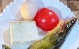 黄骨鱼炖豆腐怎么做_黄骨鱼炖豆腐要不要焯水