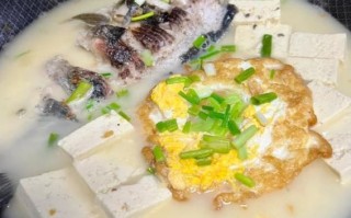 小鲫鱼怎么做好吃_小鲫鱼汤的家常做法