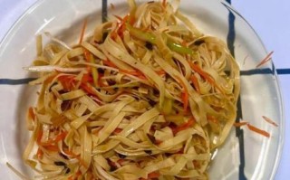 凉拌干丝怎么做好吃_凉拌干丝要不要焯水