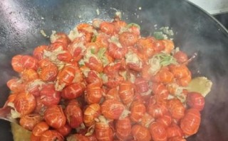红烧小龙虾怎么做_家常红烧小龙虾步骤
