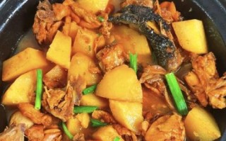 东北鸡肉炖土豆怎么做_东北鸡肉炖土豆的家常做法