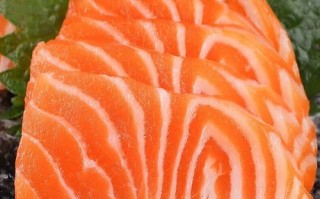 金枪鱼寿司是生的吗_金枪鱼刺身安全吗