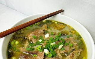 酸菜汤的家常做法_酸菜汤怎么做才好吃