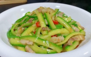 炒西葫芦需要挖瓤吗_西葫芦瓤怎么处理