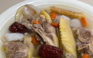 荔枝炖鸡怎么做_荔枝炖鸡的功效与禁忌