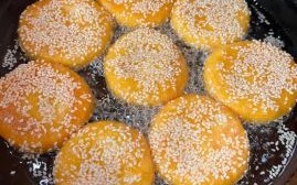 南瓜饼用糯米粉还是面粉_南瓜饼糯米粉做法