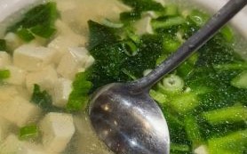 青菜豆腐汤怎么做好吃又简单_青菜豆腐汤的家常做法窍门