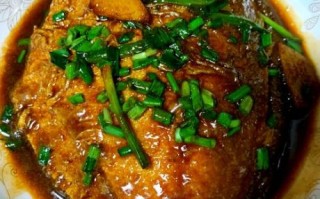 红烧鲳鱼怎么做好吃_红烧鲳鱼的家常做法