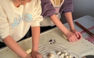 包饺子图片大全可爱_怎么拍出萌感