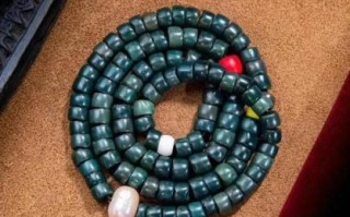 鸡肝玛瑙的功效与作用_佩戴禁忌有哪些