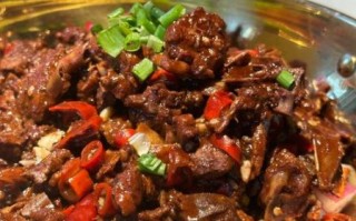 湘西鸭子火锅怎么做_正宗湘西血粑鸭火锅做法