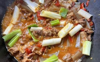 家常爆炒鸭子怎么做_爆炒鸭子先焯水还是直接炒