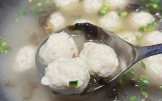 鲅鱼丸子汤怎么做_鲅鱼丸子汤的家常做法