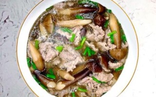 鸡枞菌炖鸡汤怎么做_鸡枞菌炖鸡汤需要焯水吗