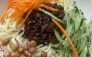 老北京炸酱面炸酱用什么酱_炸酱面酱怎么炸才香