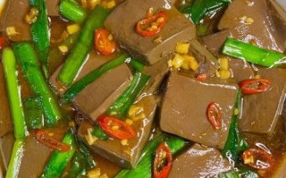 鸭血炒韭菜怎么做_鸭血炒韭菜热量高吗
