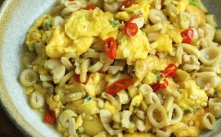 笋丝炒鸡蛋怎么做_笋丝炒鸡蛋热量高吗