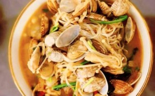 水煮花蛤怎么做好吃_水煮花蛤要不要焯水