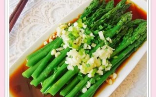 清炒芦笋怎么做_芦笋焯水几分钟才脆绿