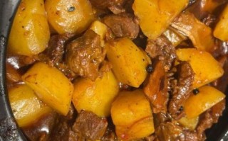 土豆烧肉怎么做_土豆烧肉的家常做法