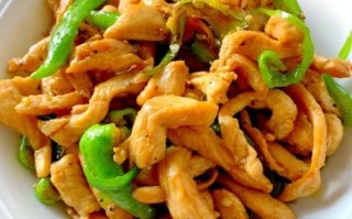 鸡肉怎么炒好吃_鸡胸肉炒嫩不柴的秘诀
