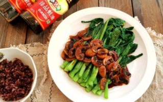 香菇扒菜心怎么做_香菇扒菜心需要焯水吗