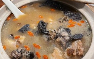 墨鱼炖鸡的禁忌_什么人不能吃