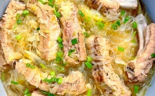 酸菜炖排骨粉条怎么做_酸菜炖排骨粉条热量高吗