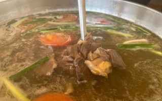驴肉火锅怎么做_驴肉火锅的家常做法