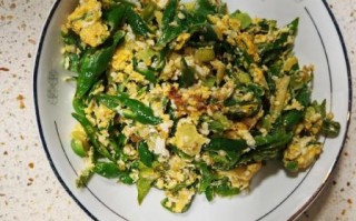 家常辣椒炒鸡蛋怎么做_辣椒炒鸡蛋先炒蛋还是先炒辣椒