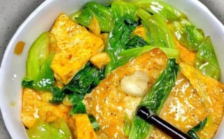 青菜炒豆腐怎么做_青菜炒豆腐热量高吗
