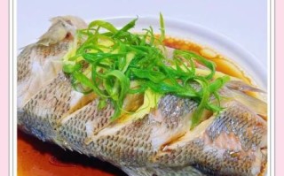 清蒸冷冻海鲈鱼怎么做_冷冻鲈鱼蒸多久才嫩