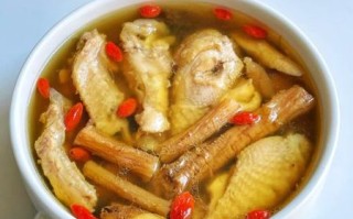药膳鸡汤怎么炖好喝又营养_用什么药材最滋补