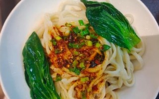 油泼面怎么做_正宗油泼面做法视频