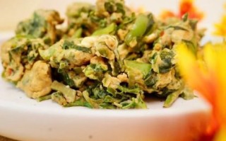 香椿炒鸡蛋有毒是真的吗_香椿炒鸡蛋会中毒吗