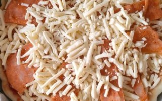 鸡肉披萨怎么做_鸡肉披萨的家常做法