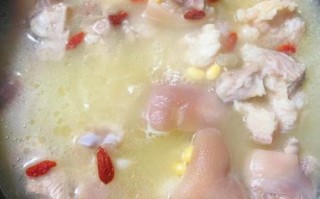 猪脚黄豆汤的做法_猪脚黄豆汤怎么炖才软烂