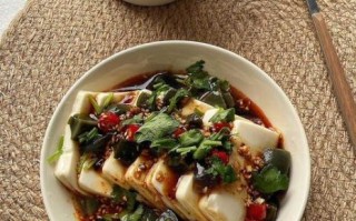 皮蛋拌豆腐的家常做法_皮蛋拌豆腐怎么做好吃
