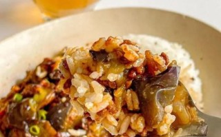 鱼香茄子盖饭怎么做_鱼香茄子盖饭热量高吗