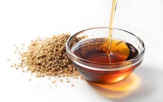 麻油鸡汤的麻油是什么油_黑麻油和白麻油区别