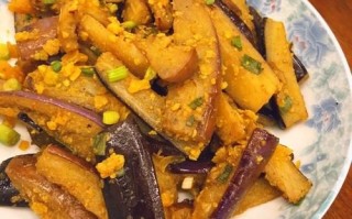咸蛋黄茄子怎么做_咸蛋黄茄子家常做法