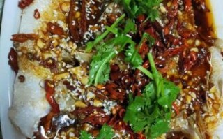 蒜爆鱼怎么做_蒜爆鱼的家常做法