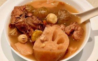 排骨炖藕怎么做汤不黑_排骨藕汤发黑原因