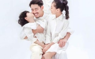 一家4口全家福怎么摆姿势_全家福拍照姿势大全