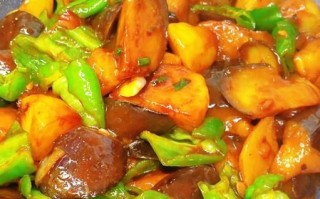 地三鲜家常做法_地三鲜茄子土豆青椒怎么做